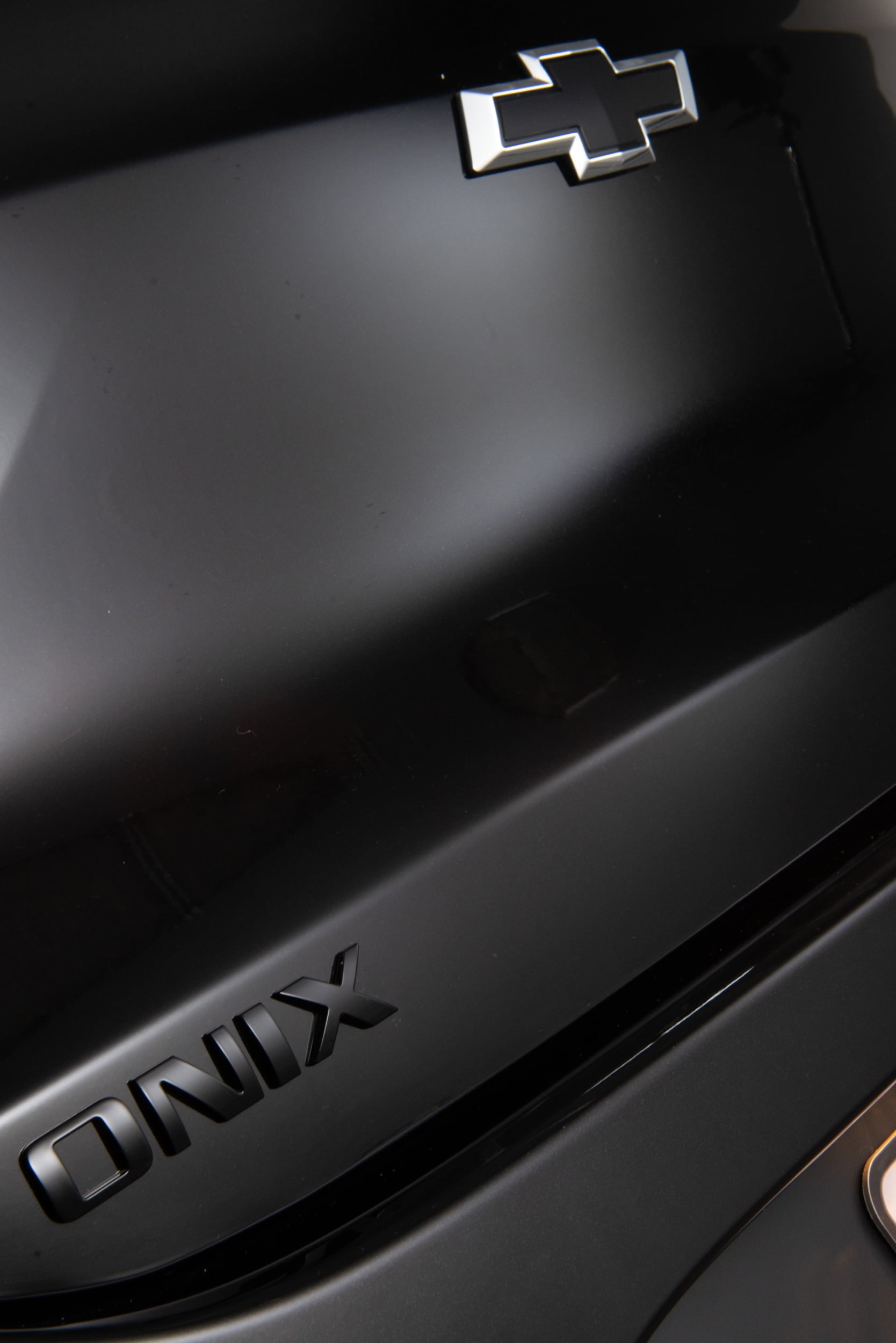 Chevrolet presentó los nuevos Onix Midnight y RS en Brasil - Deagencia