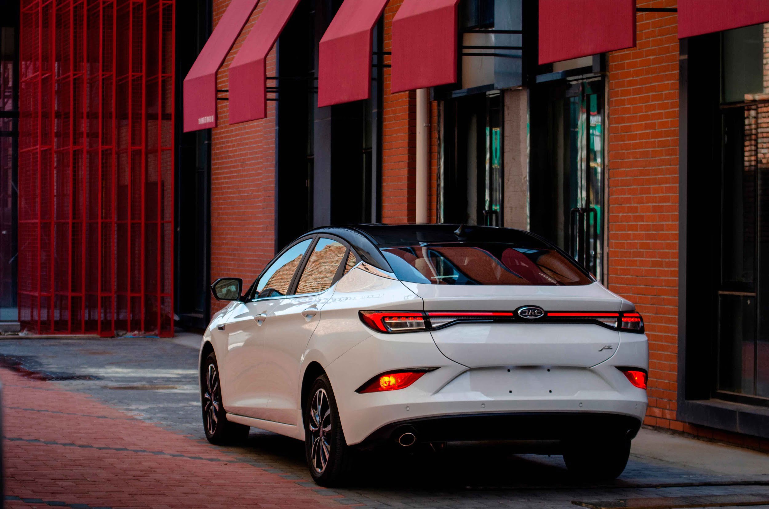 JAC J7 2021: El sedán chino hace su debut en México con mucho ...