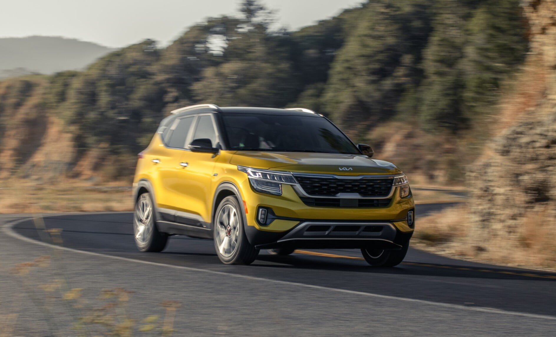 El Kia Seltos estadounidense ya ostenta el nuevo logo de Kia - Deagencia