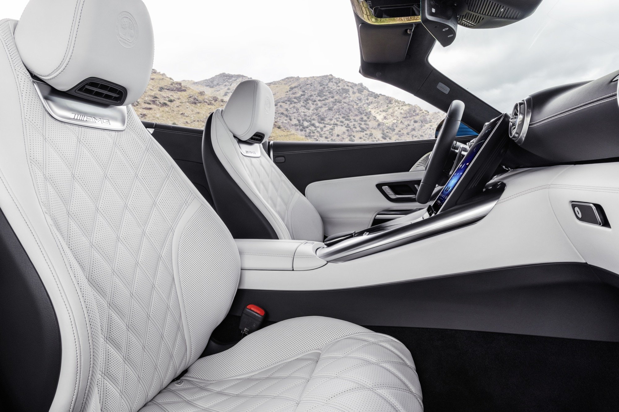 Mercedes-AMG SL43 2023: Se presentó la versión "accesible" del ...