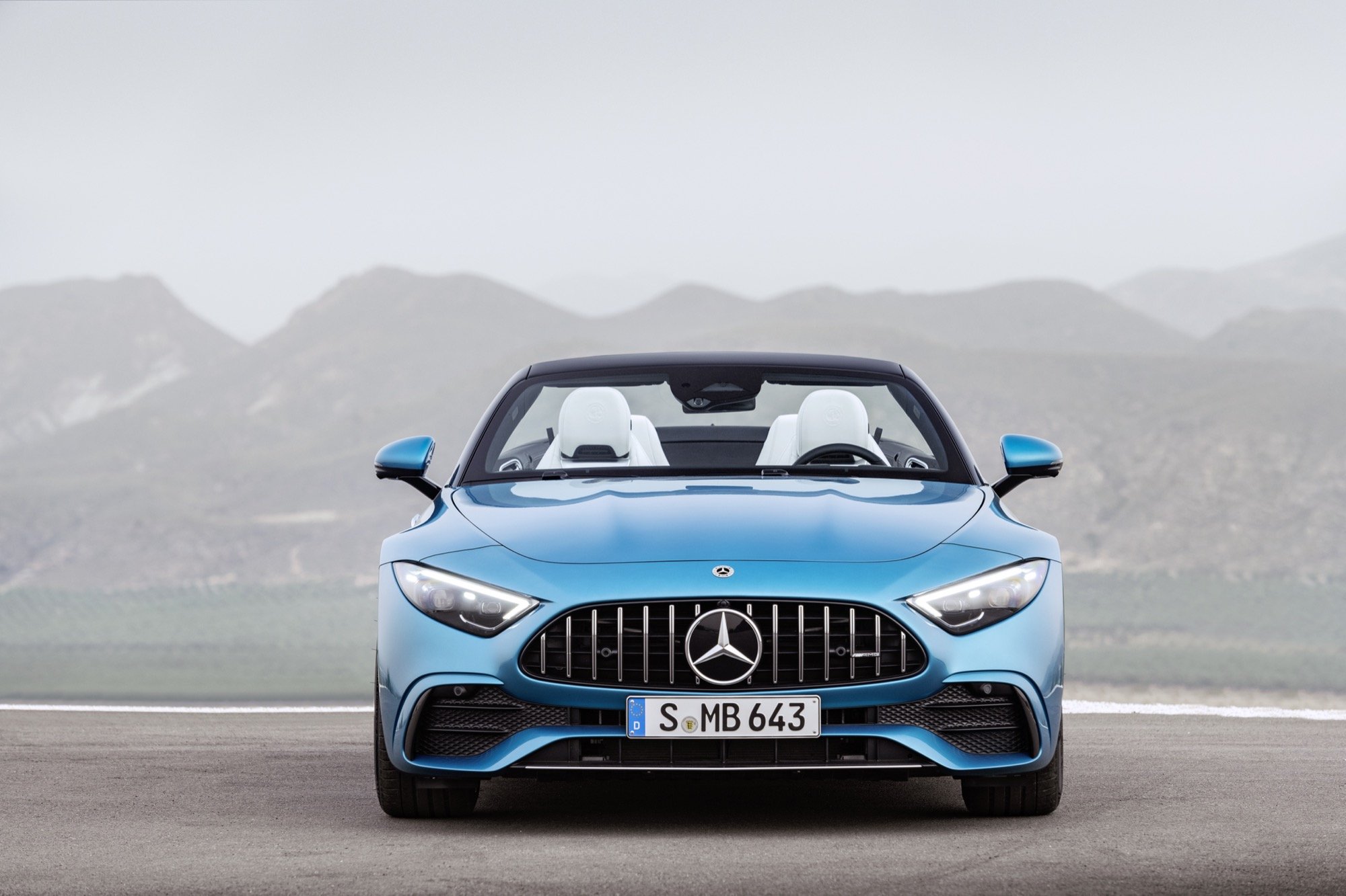 Mercedes-AMG SL43 2023: Se presentó la versión "accesible" del ...