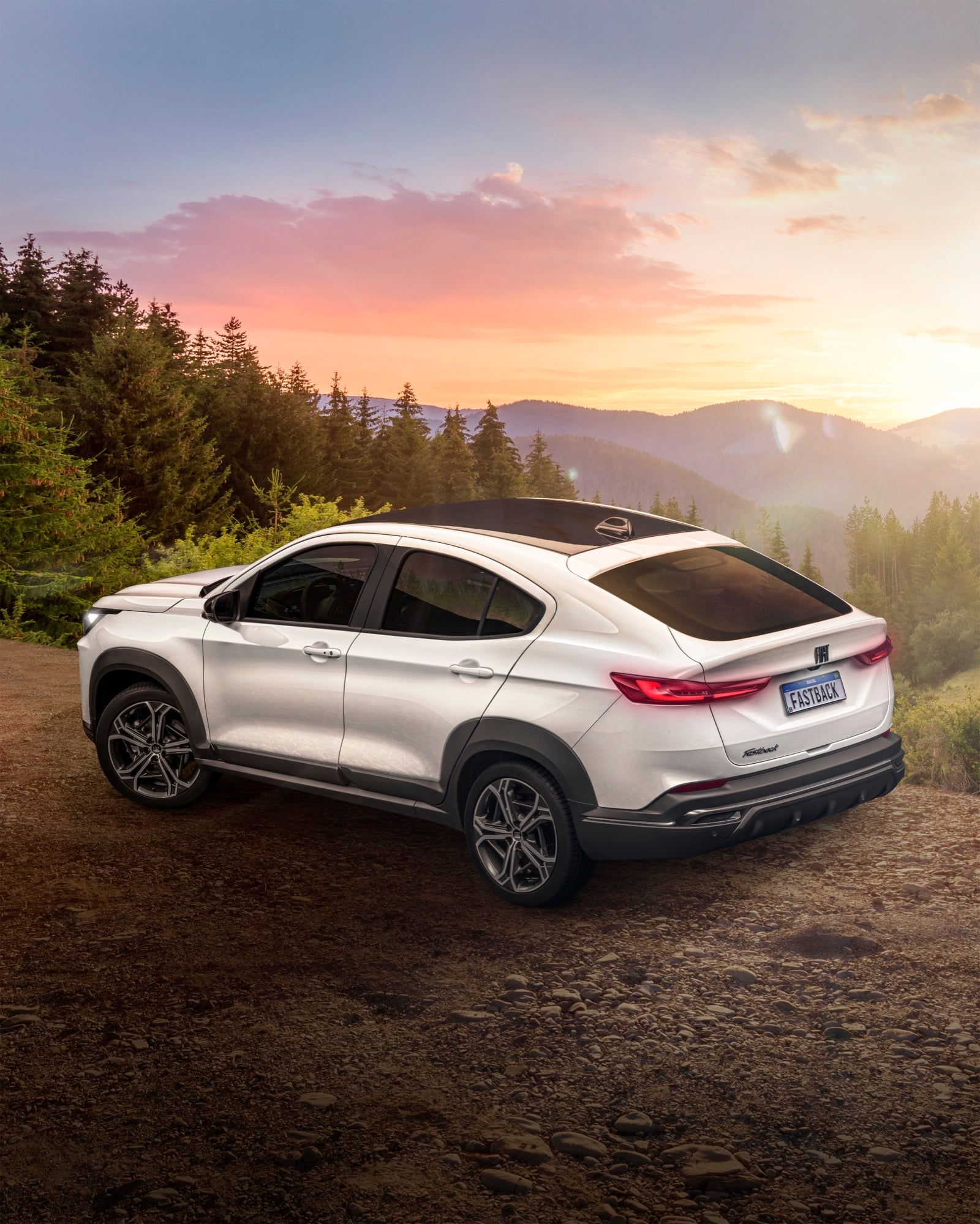 Fiat Fastback 2023: Primeras imágenes oficiales del SUV coupé - Deagencia