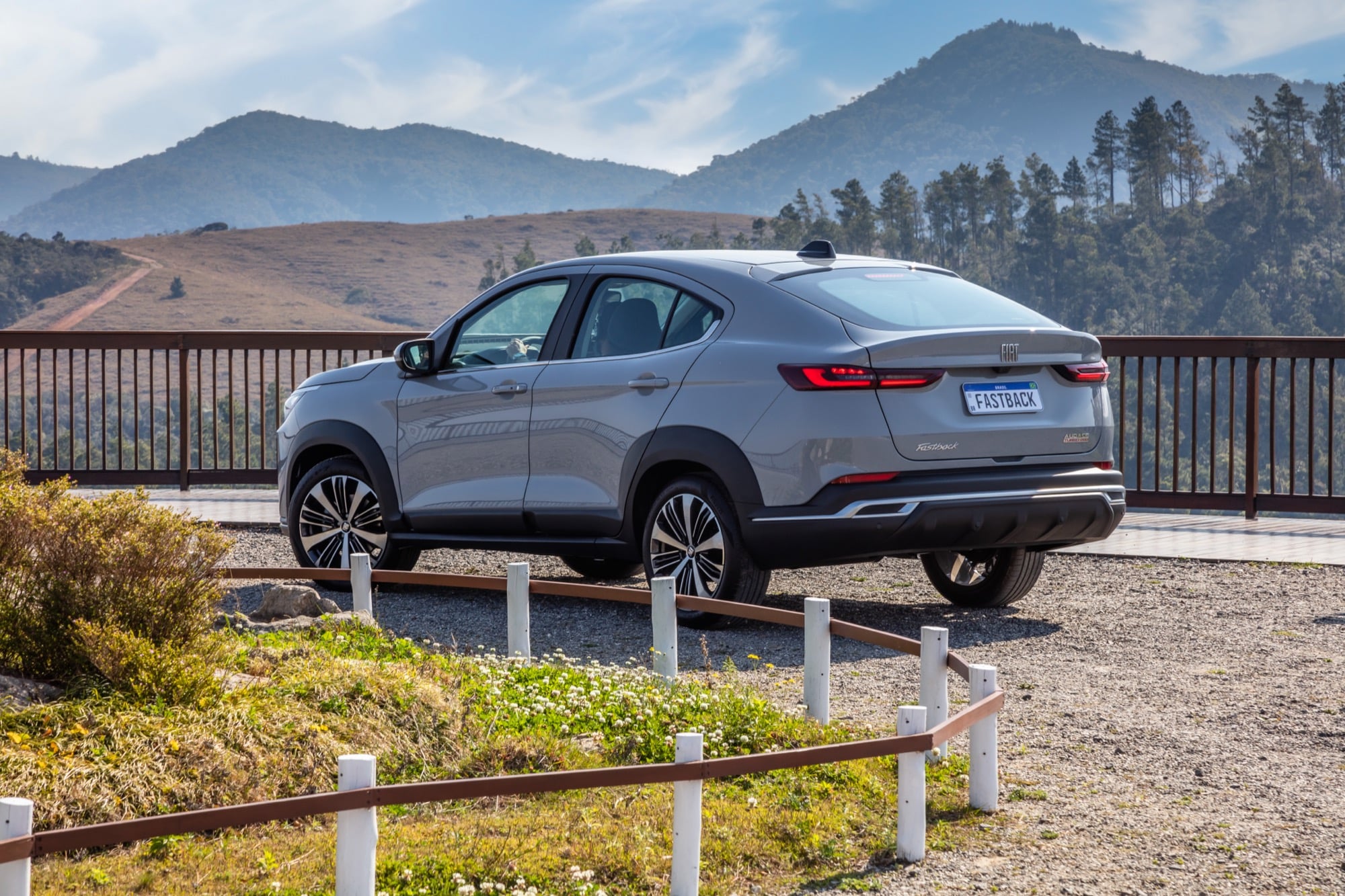 Fiat Fastback 2023: Desvelados todos los detalles del SUV con perfil ...
