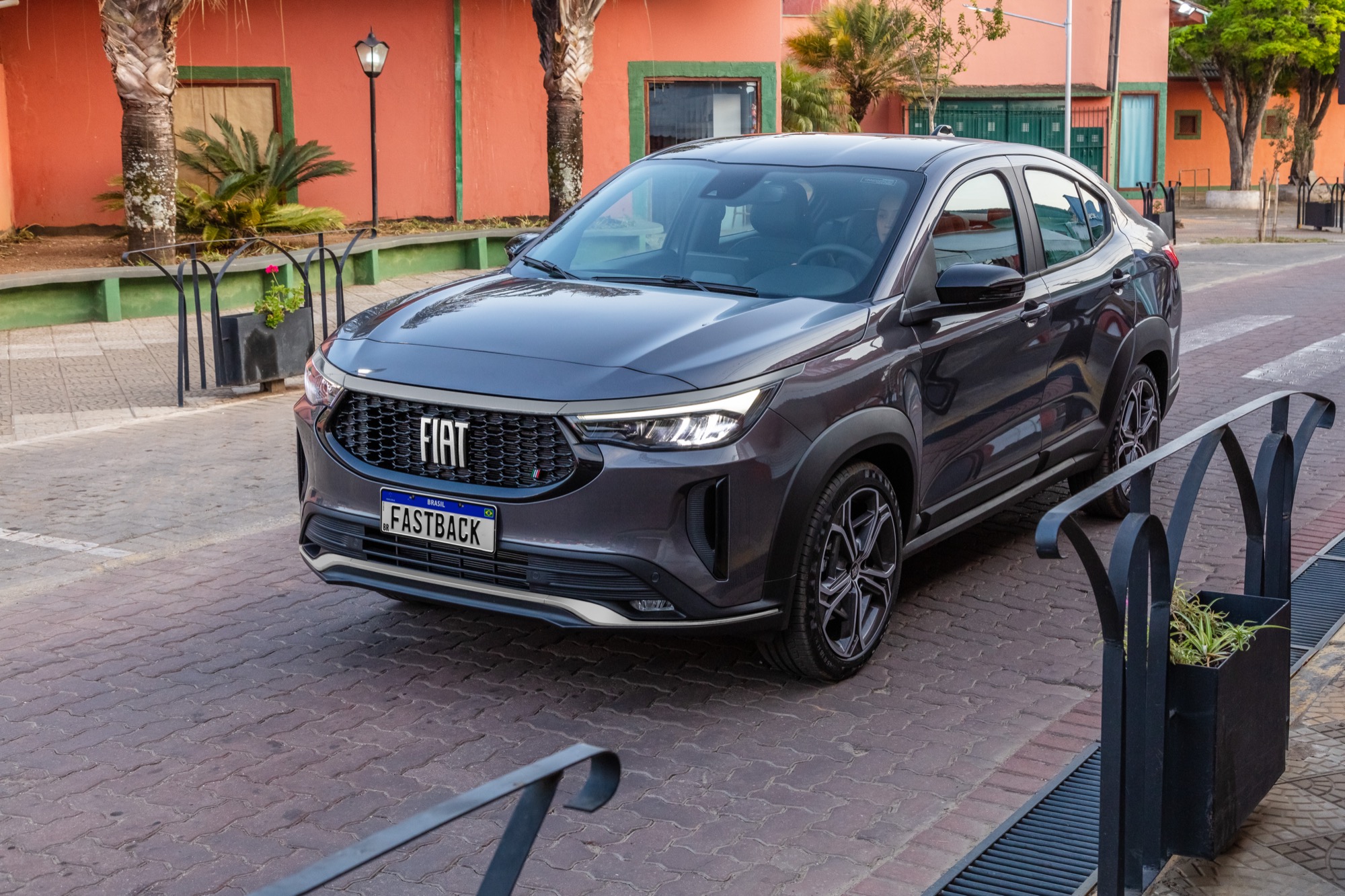 Fiat Fastback 2023: Desvelados todos los detalles del SUV con perfil ...