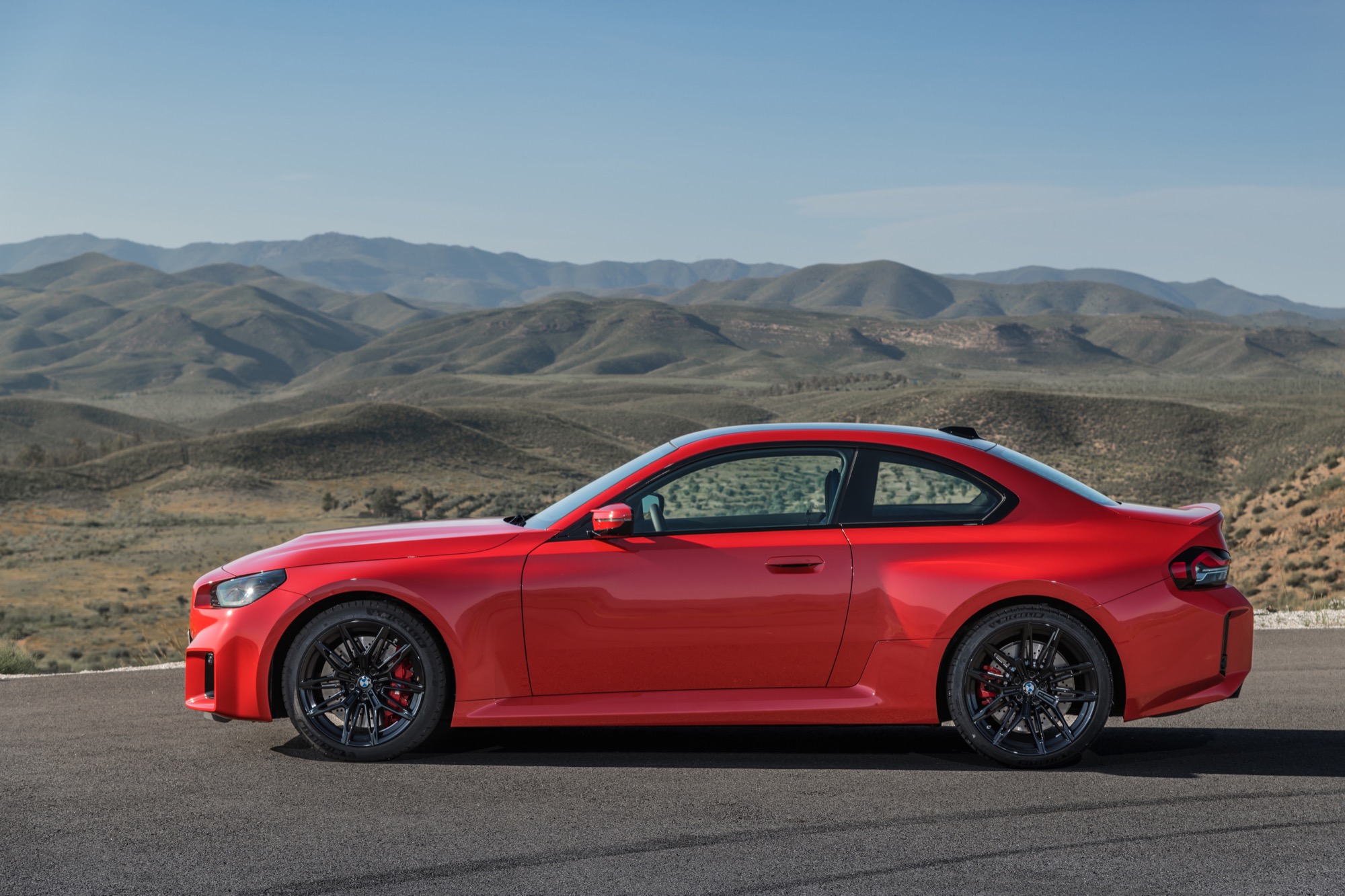 BMW M2 2023: Debutó la segunda generación con 453 hp - Deagencia