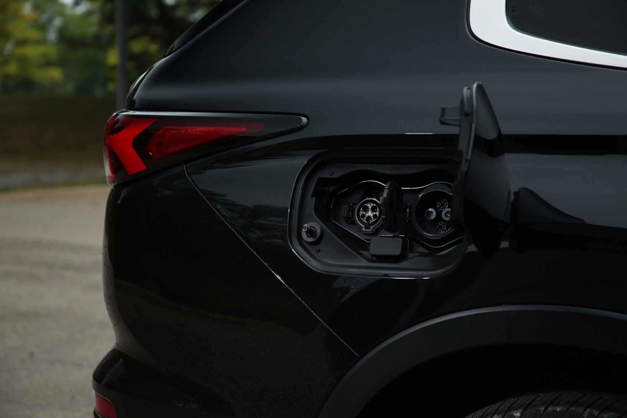 Mitsubishi Outlander PHEV 2023: Hasta 61 kilómetros de autonomía y 248 hp - Deagencia