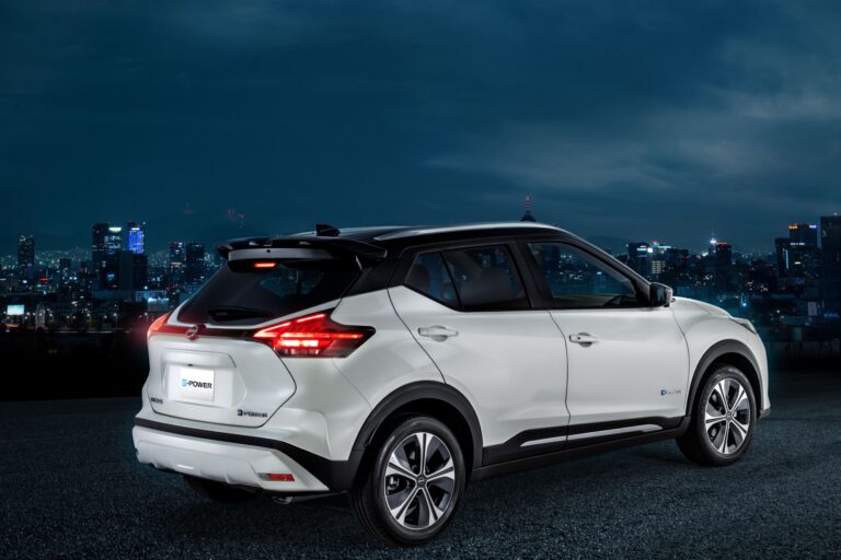 Nissan Kicks Play 2025 en México: Especificaciones y precios - Deagencia