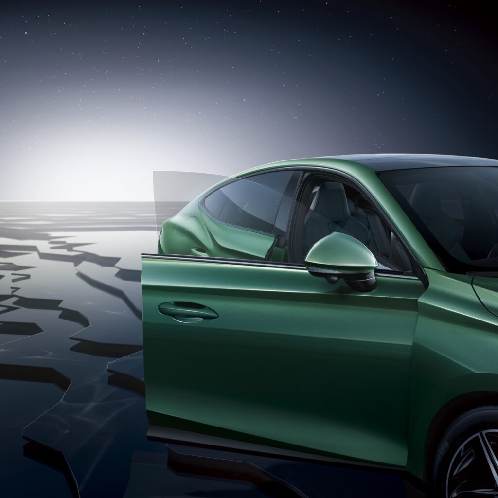 El nuevo MG7 llega como el primer modelo premium de la marca - Deagencia