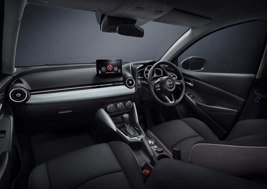 El Mazda2 2024 recibe una nueva actualización de diseño en Japón ...