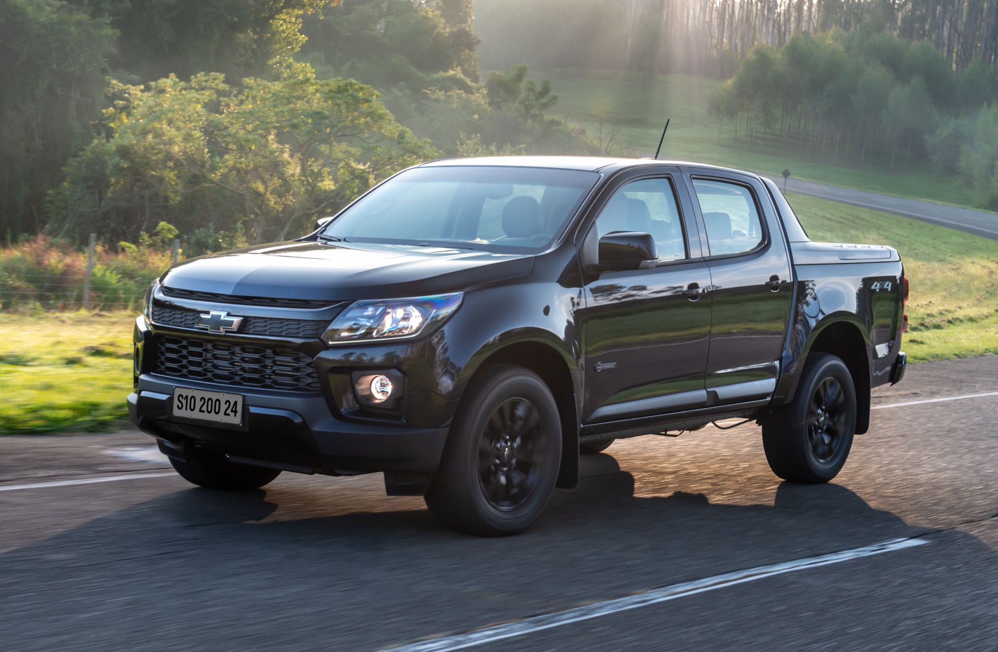 La Chevrolet Colorado también recibió el tratamiento Midnight en Brasil ...