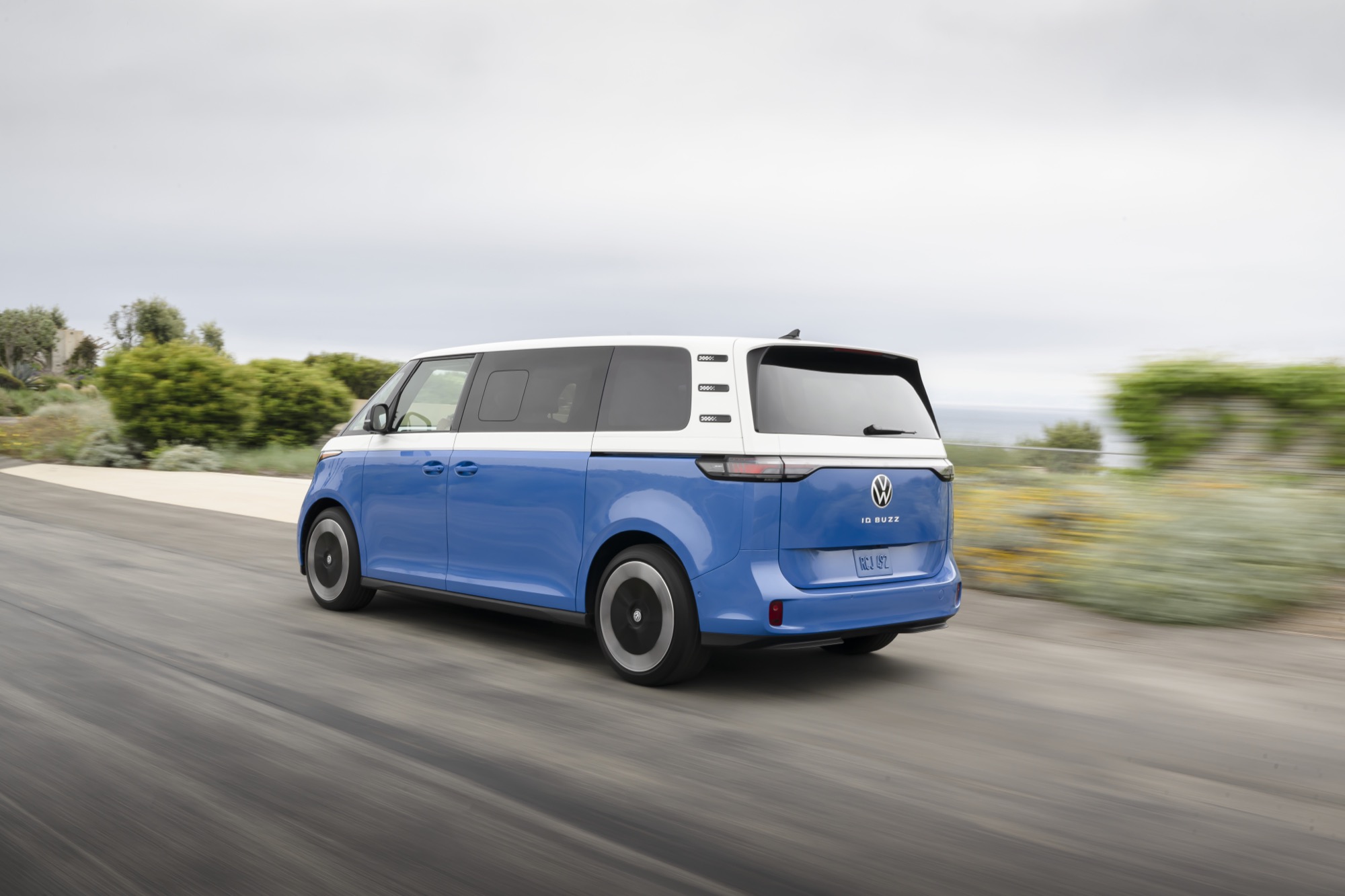 Volkswagen ID. Buzz LWB 2025: Así es la versión de chasis extendido con ...