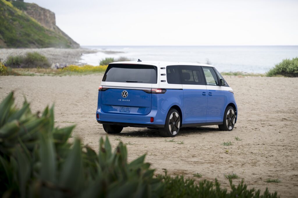 Volkswagen ID. Buzz LWB 2025: Así es la versión de chasis extendido con ...
