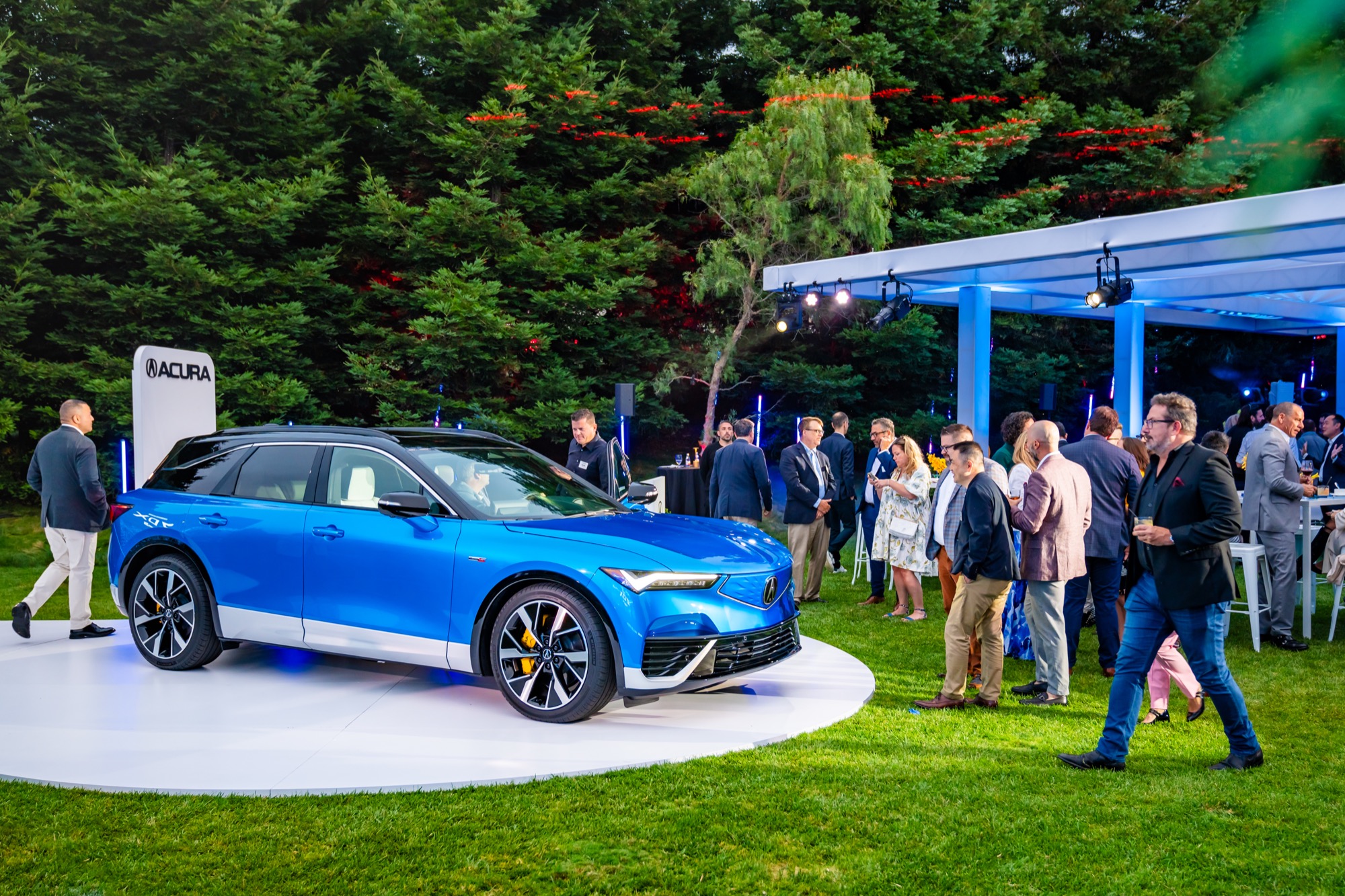 Acura ZDX 2024: El primer SUV eléctrico de la marca llega con 500 hp y ...