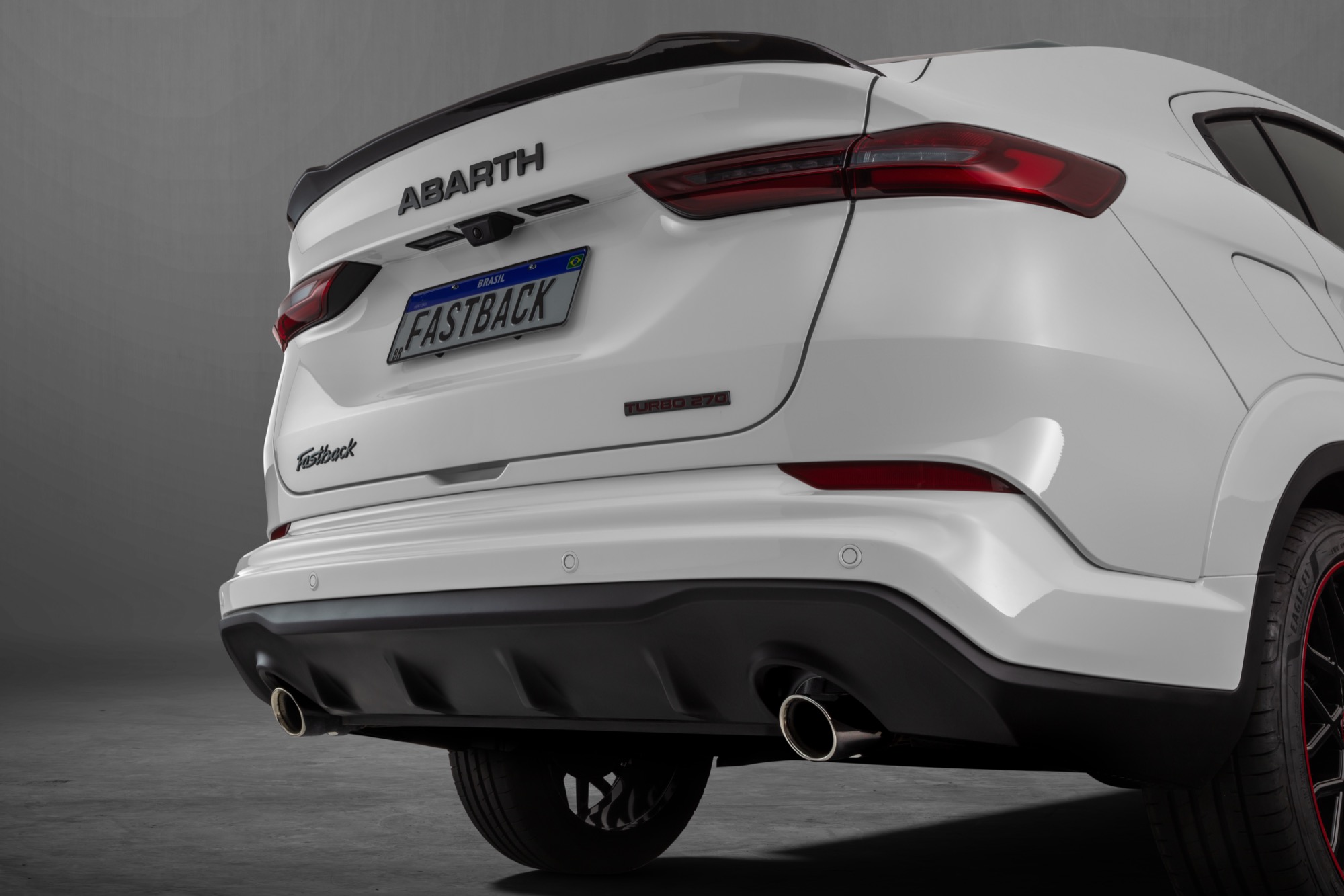 Fiat presentó el nuevo Fastback Abarth en Brasil: el segundo modelo ...