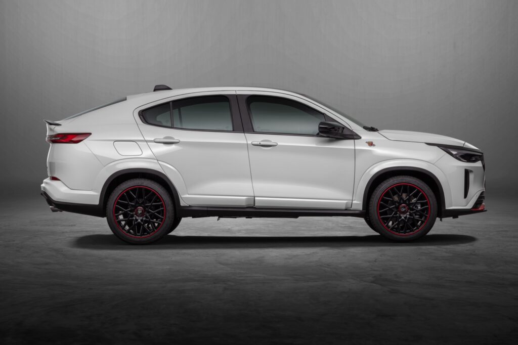 Fiat presentó el nuevo Fastback Abarth en Brasil: el segundo modelo ...