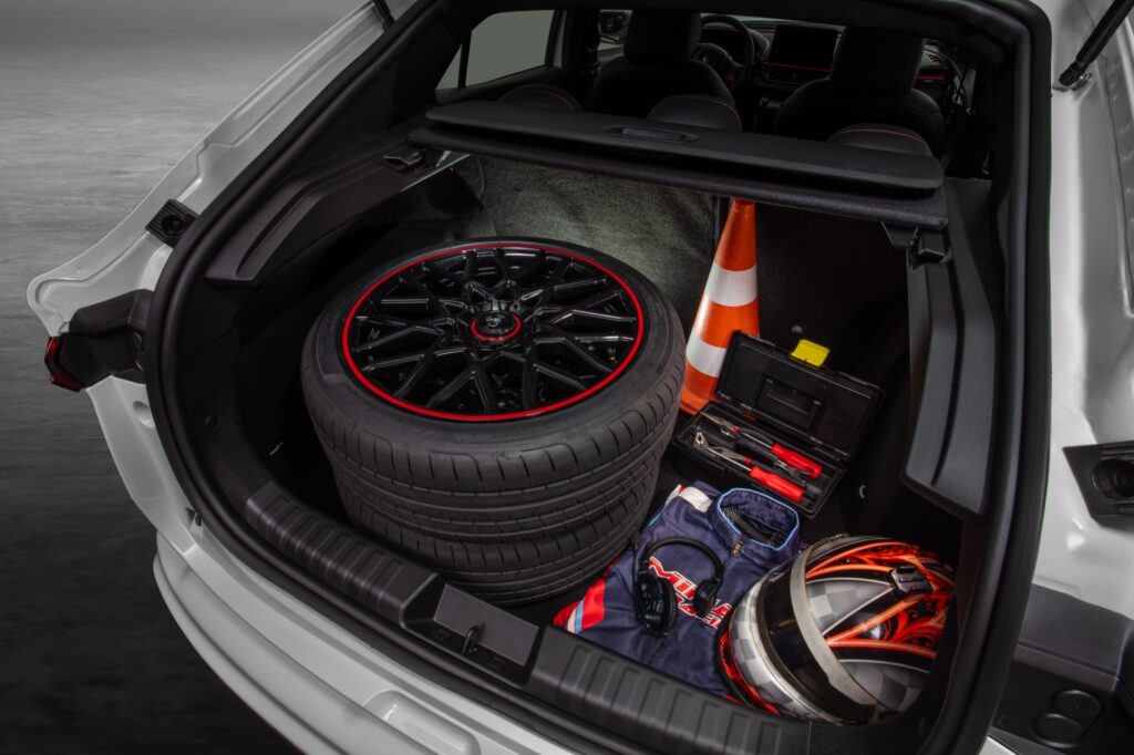 Fiat presentó el nuevo Fastback Abarth en Brasil: el segundo modelo ...