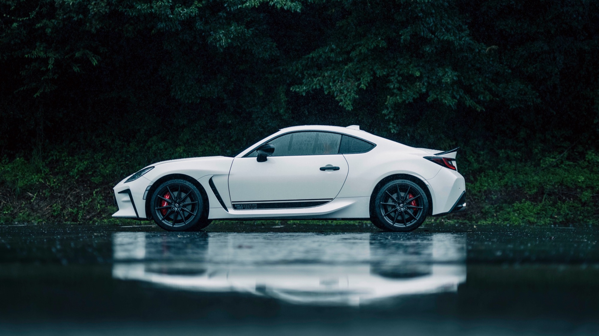 Toyota presentó el GR86 40 Aniversario: una edición especial limitada a 200 unidades para Japón ...