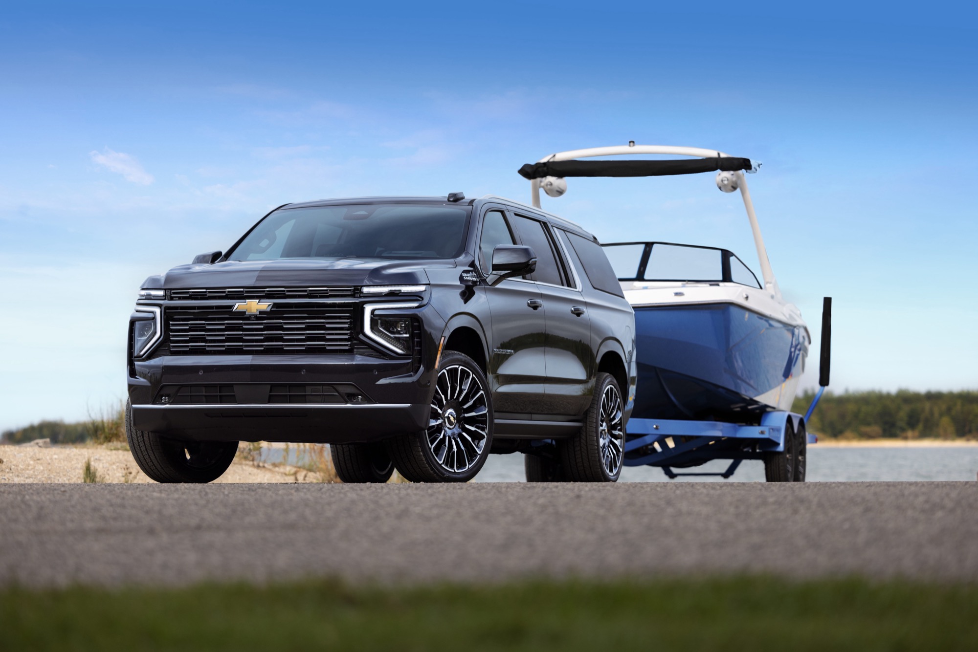 Chevrolet presentó los renovados Tahoe y Suburban 2025 - Deagencia