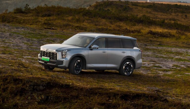 El GAC Trumpchi ES9 debutó como la versión híbrida enchufable (PHEV ...
