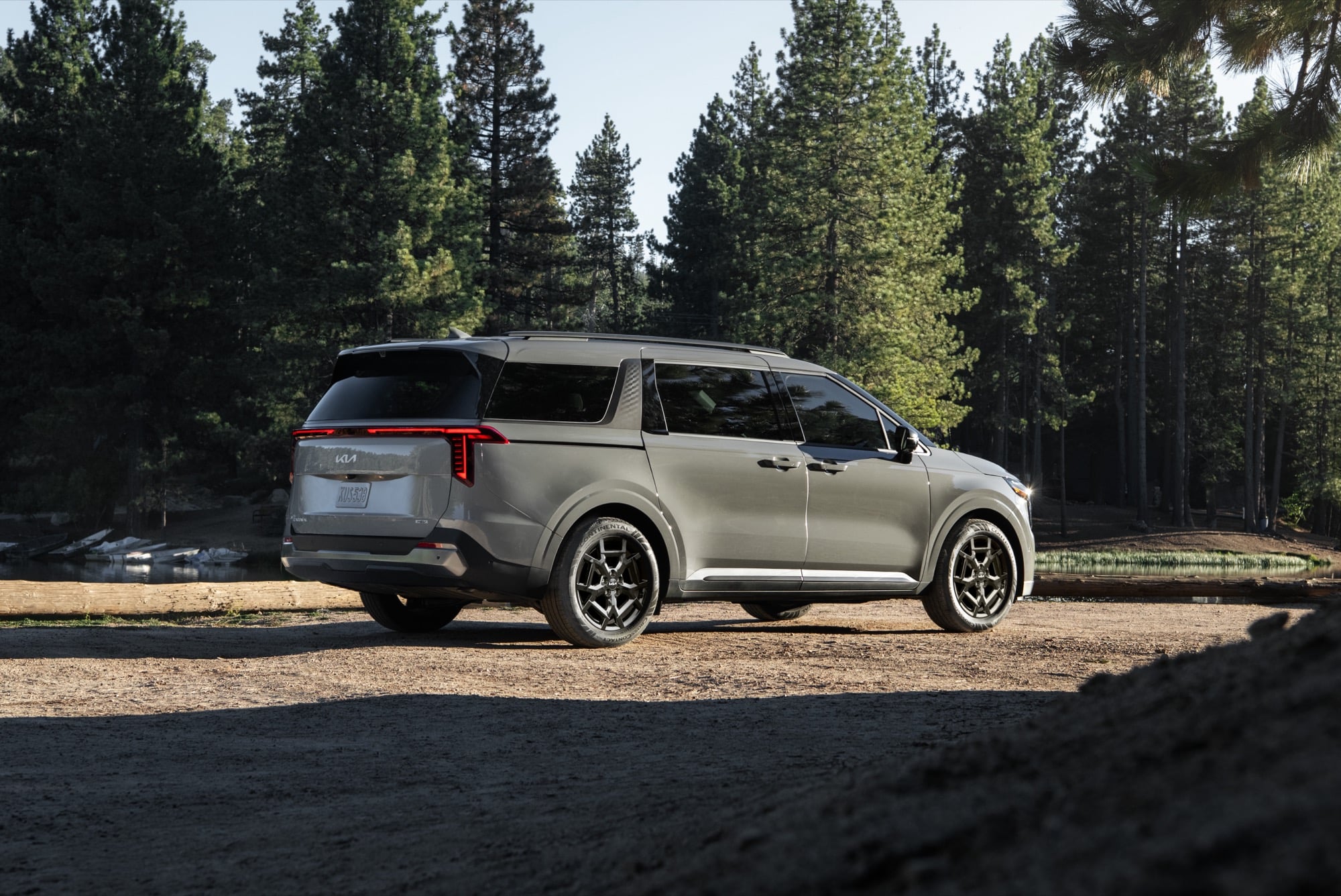 Kia presentó el nuevo Carnival Híbrido (HEV) 2025 en Estados Unidos con ...
