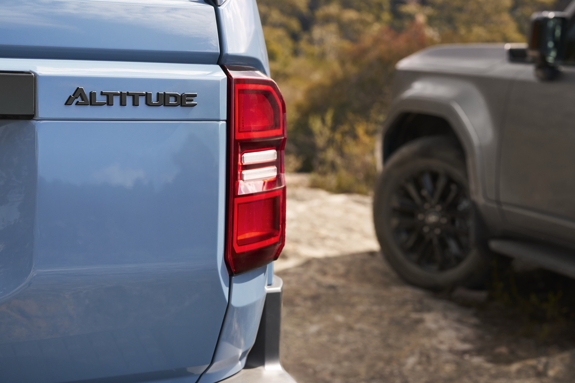 El nuevo Land Cruiser Prado Híbrido 2025 debutó en Australia - Deagencia
