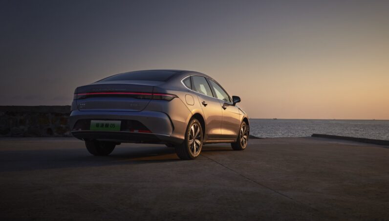 BYD King 2025 en América Latina: La ficha técnica del sedán PHEV- Deagencia